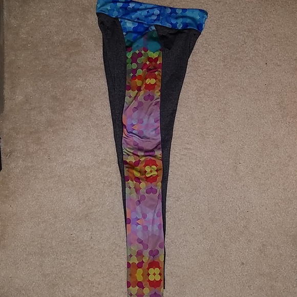 LuLaRoe | Pants & Jumpsuits | Lularoe Jordan Work Out Capris 78 Length ...